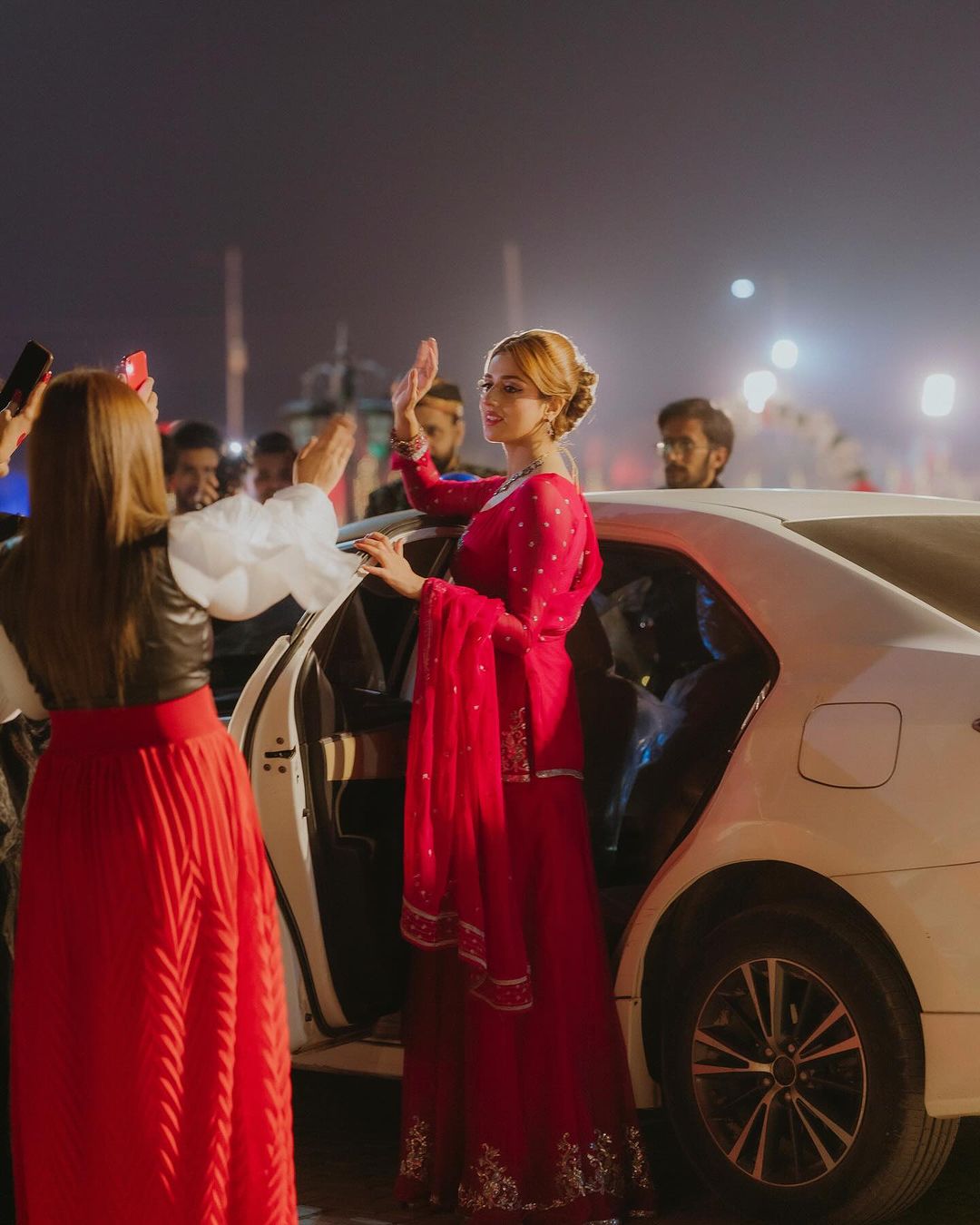 Jannat Mirza Celebrates Sister Sehar's Bollywood Night | Reviewit.pk