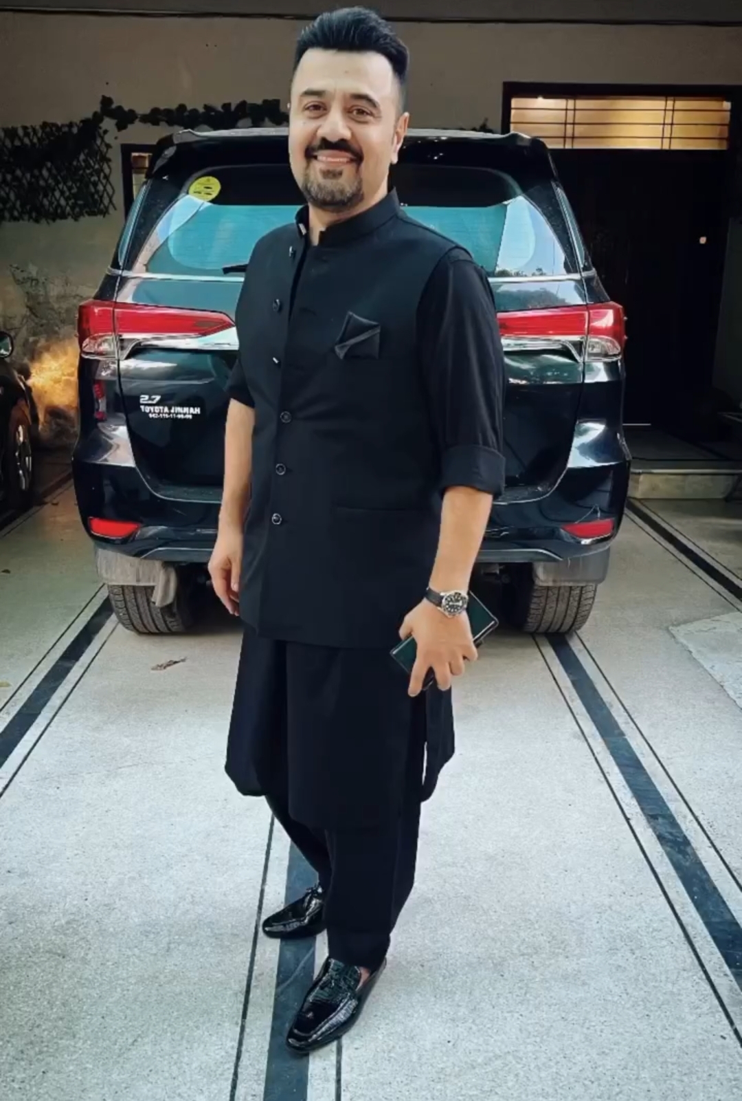 Maha Ali Kazmi Exposes Her Personal Chat With Ahmed Ali Butt | Reviewit.pk