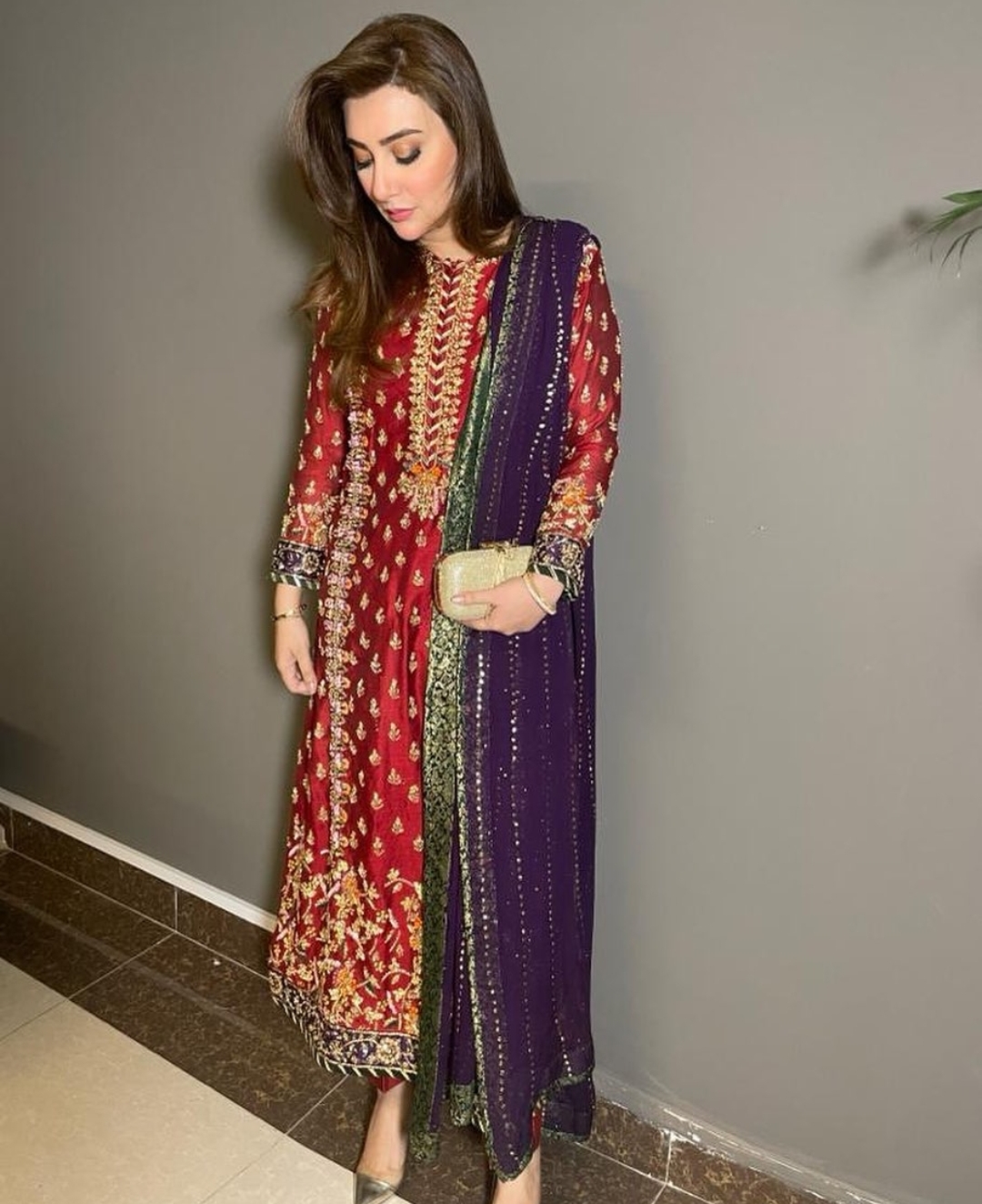 Aisha Khan's Adorable New Clicks With Daughter Mahnoor | Reviewit.pk
