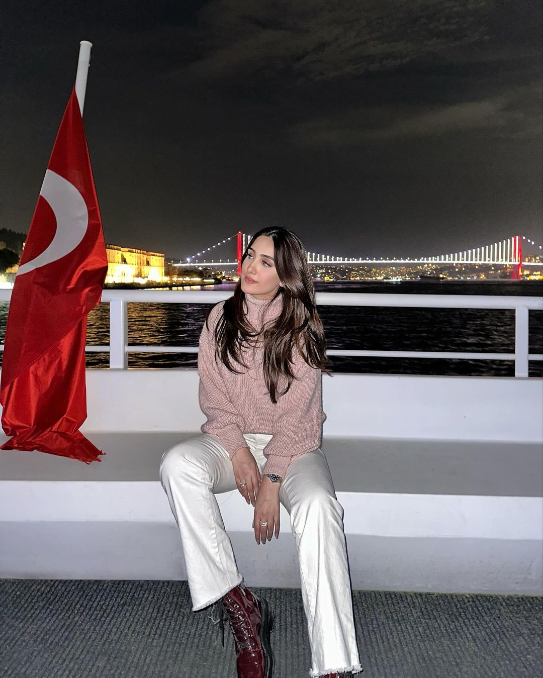 Actress Aiza Awan Vacationing In Beautiful Turkey | Reviewit.pk