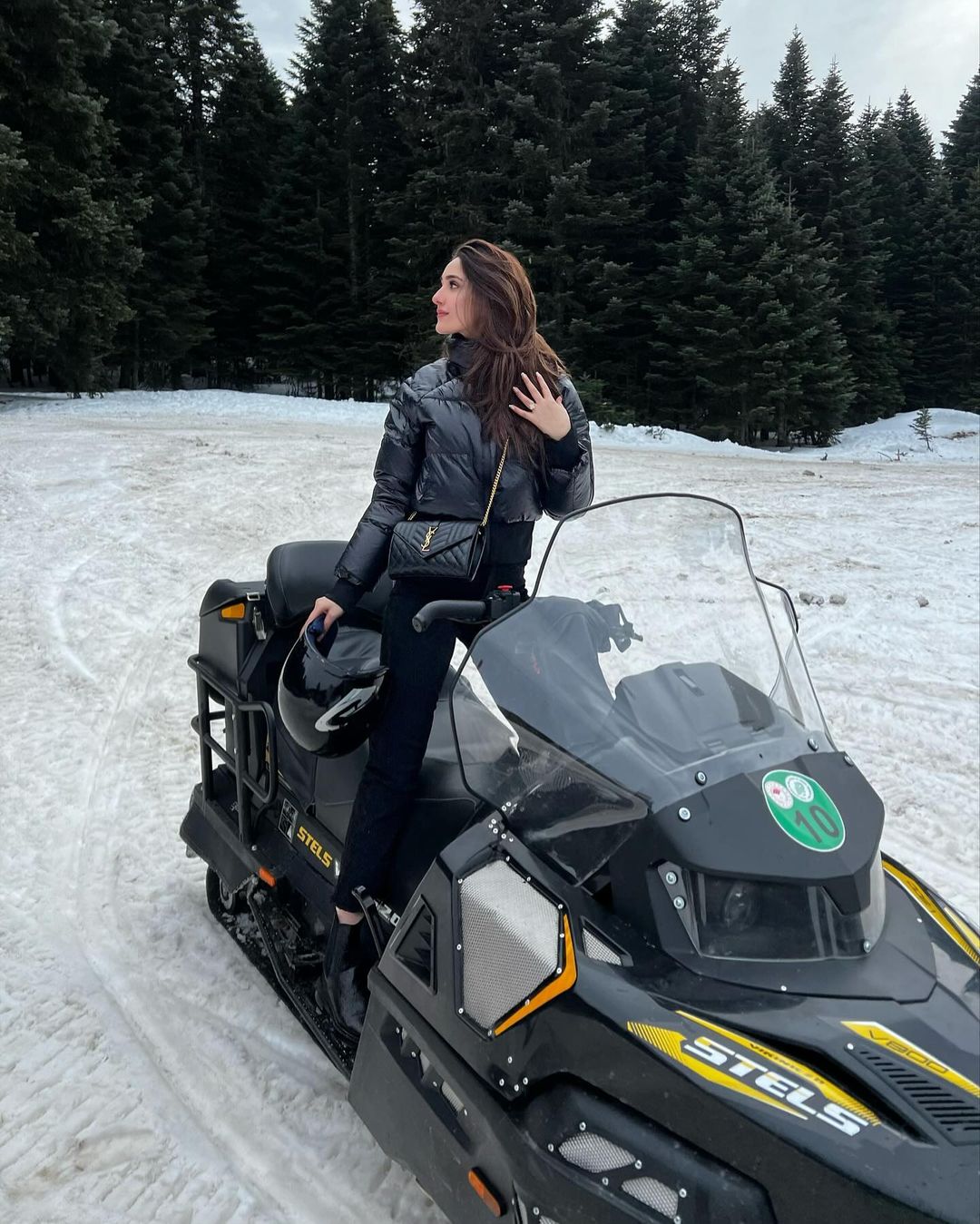 Actress Aiza Awan Vacationing In Beautiful Turkey | Reviewit.pk