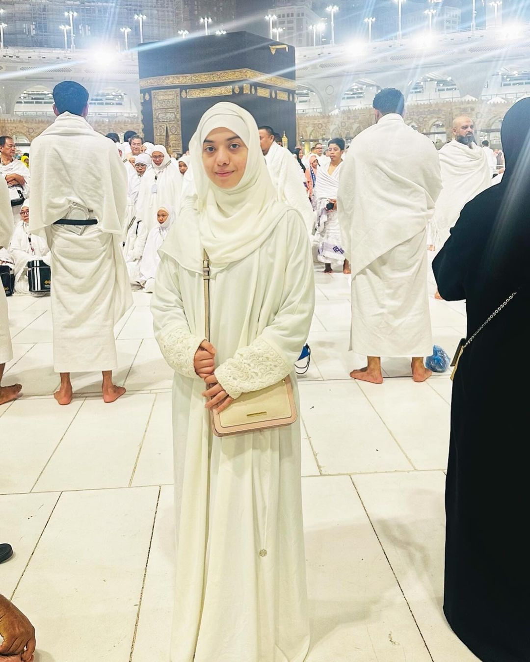 Arisha Razi Beautiful Post For Ramadan From Saudi Arabia | Reviewit.pk