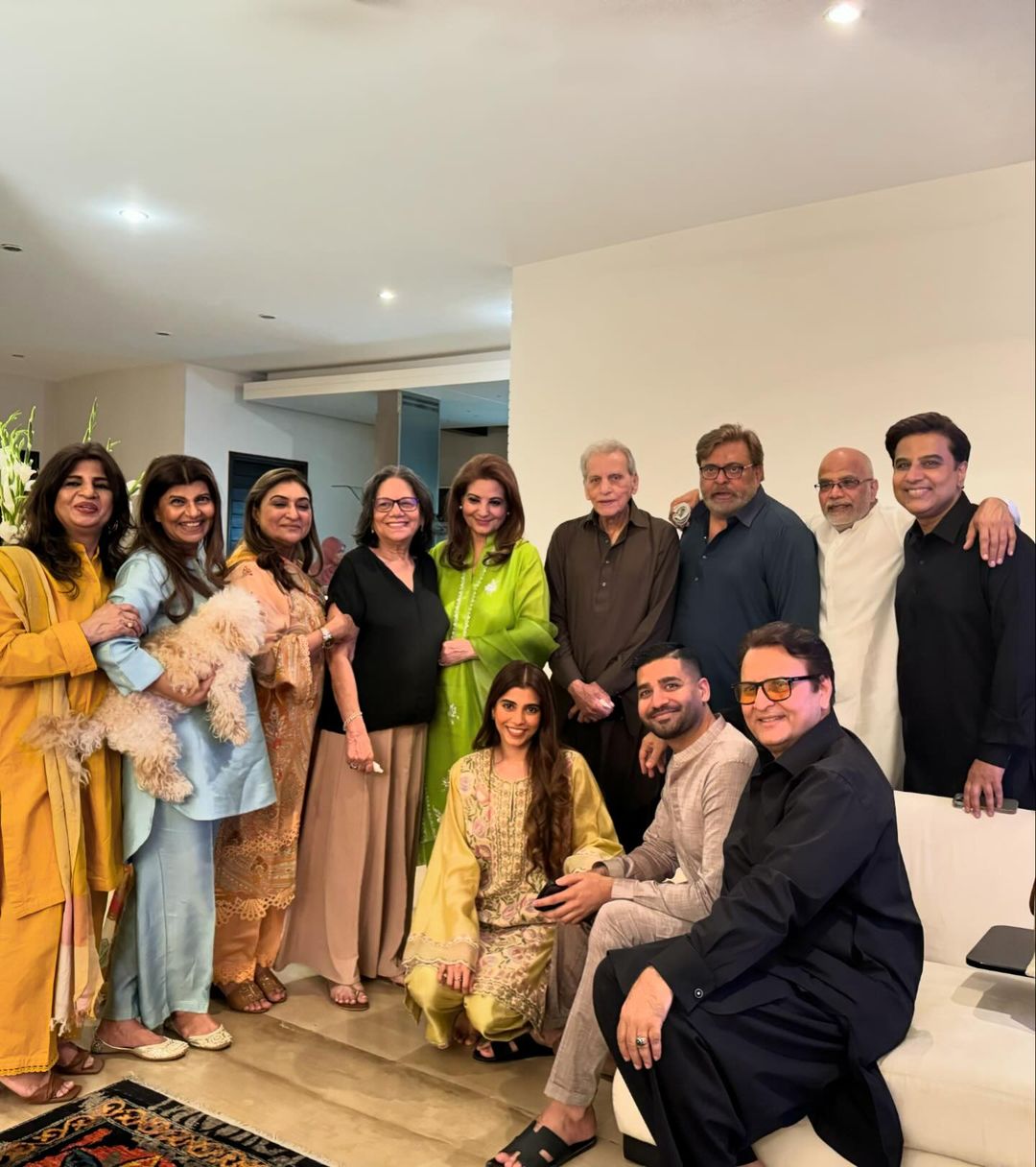 Behroze Sabzwari Hosts A Star-Studded Iftar | Reviewit.pk