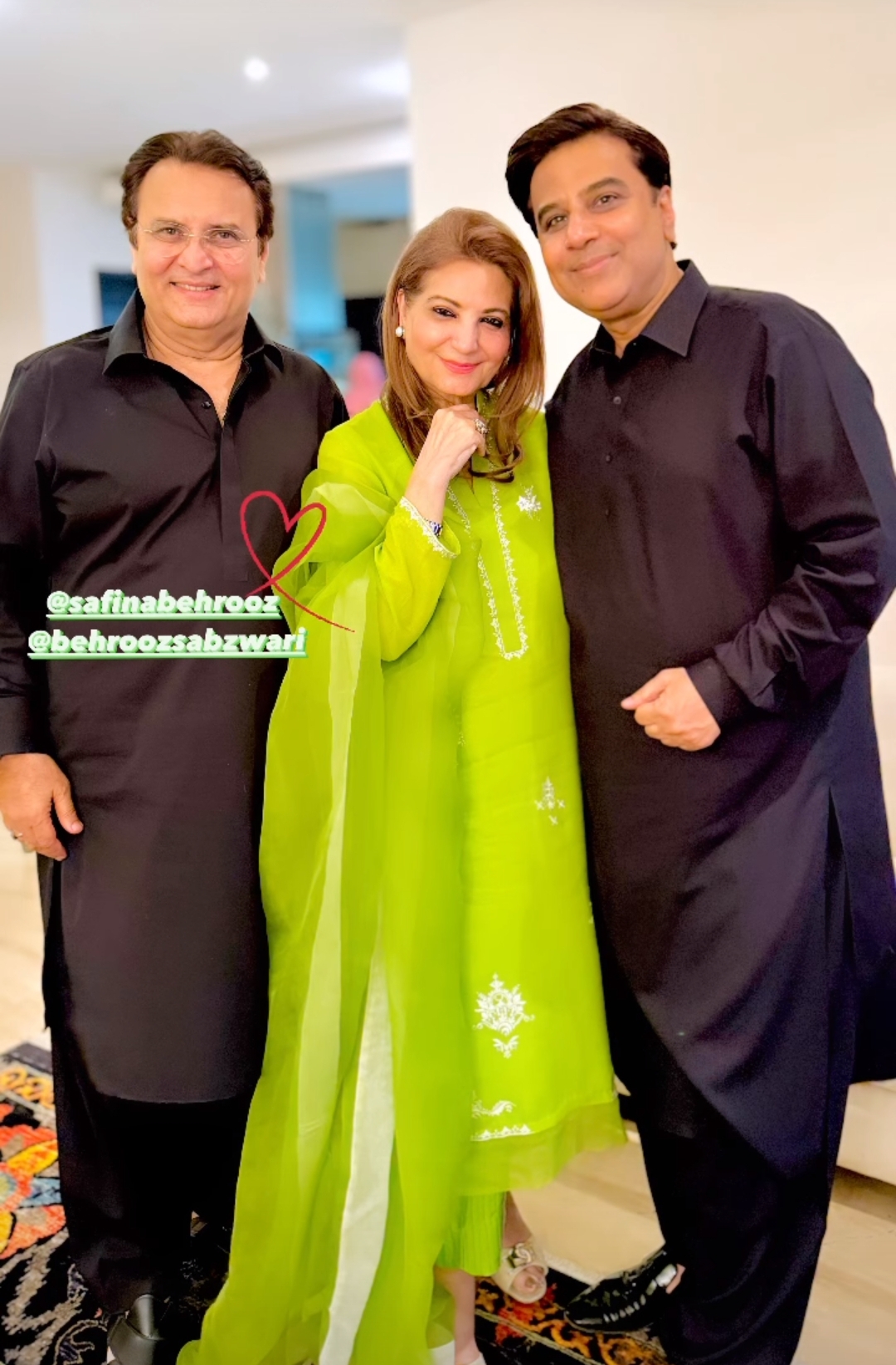 Behroze Sabzwari Hosts A Star-Studded Iftar | Reviewit.pk