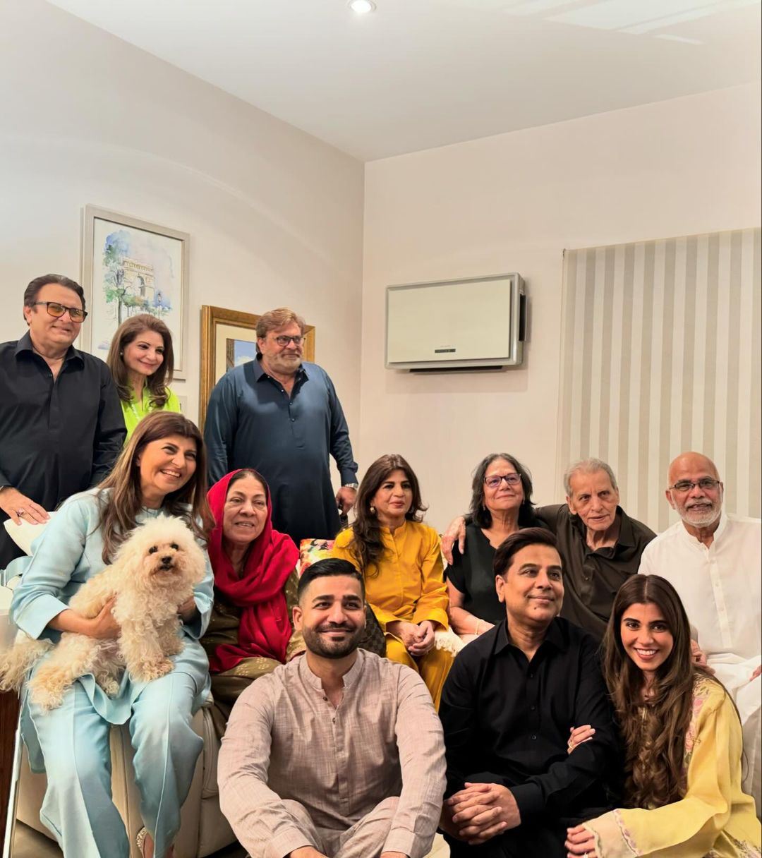 Behroze Sabzwari Hosts A Star-Studded Iftar | Reviewit.pk