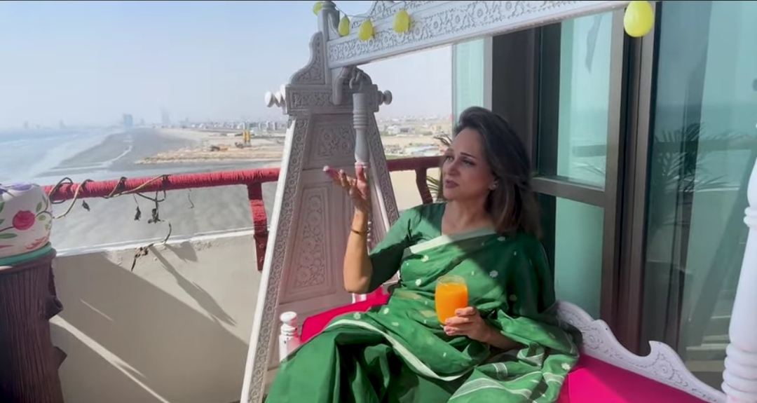 Bushra Ansari Has An Advice For Her Fans & Followers | Reviewit.pk