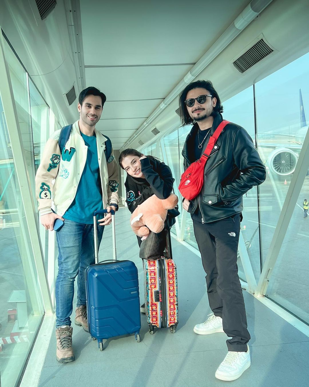 Dananeer Mobeen's Ramadan Drama Very Filmy Bts Pictures | Reviewit.pk