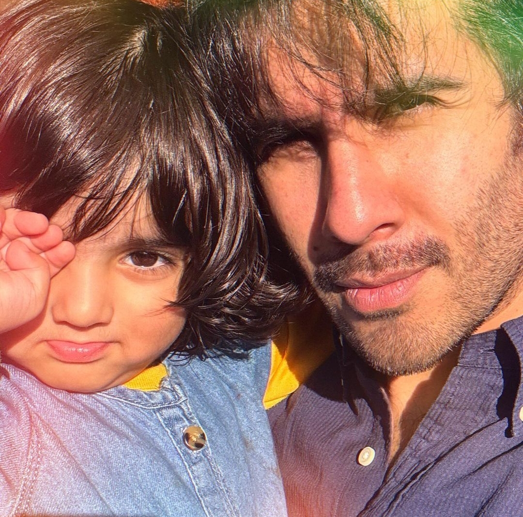 Beautiful Family Pictures Of Feroze Khan | Reviewit.pk