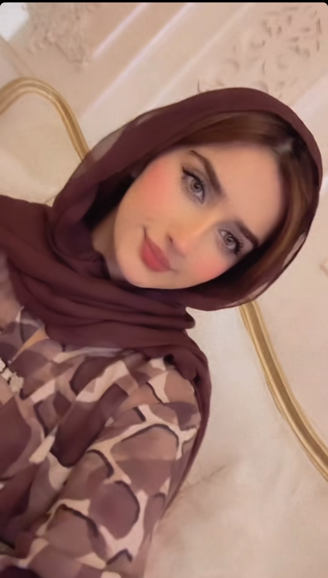 Jannat Mirza & Alishba Invite Ken Doll At Aftari | Reviewit.pk