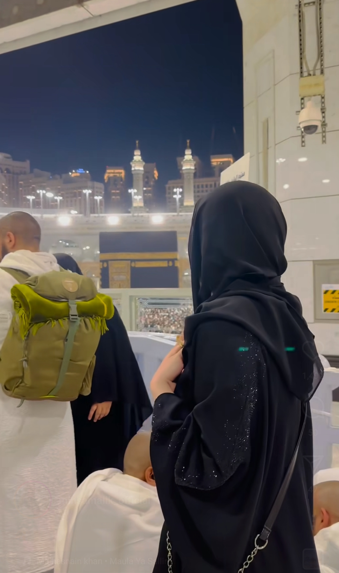Minsa Malik Shares Beautiful Pictures From Makkah | Reviewit.pk