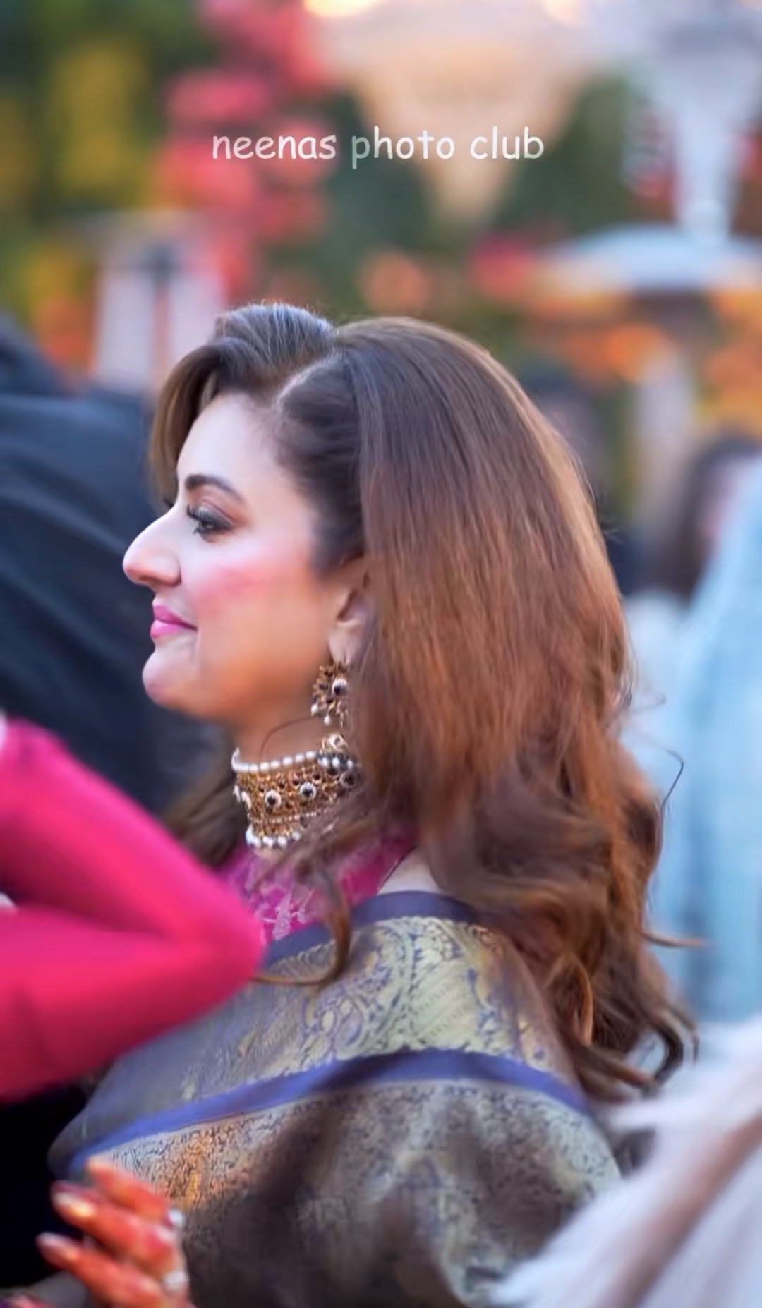 Nauman Ijaz Family's Beautiful Dance Video From A Wedding | Reviewit.pk