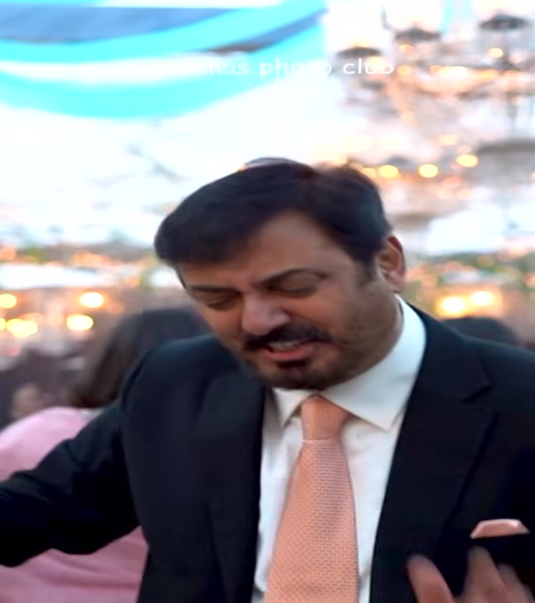 Nauman Ijaz Family's Beautiful Dance Video From A Wedding | Reviewit.pk