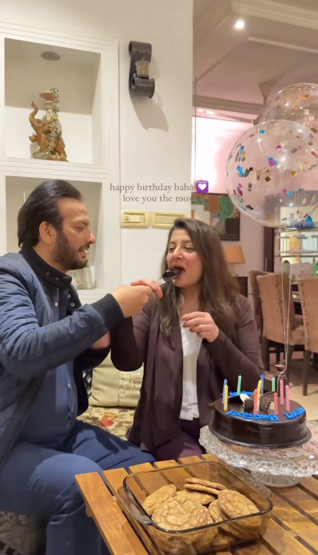 Saleem Sheikh Birthday Celebrations With Family | Reviewit.pk