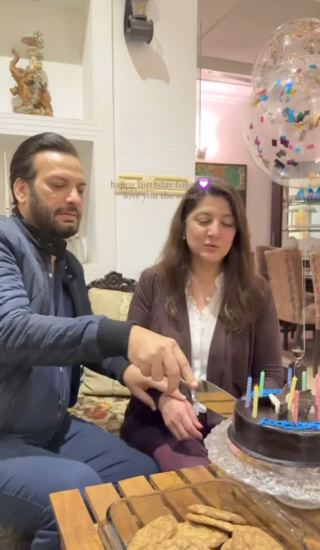 Saleem Sheikh Birthday Celebrations With Family | Reviewit.pk