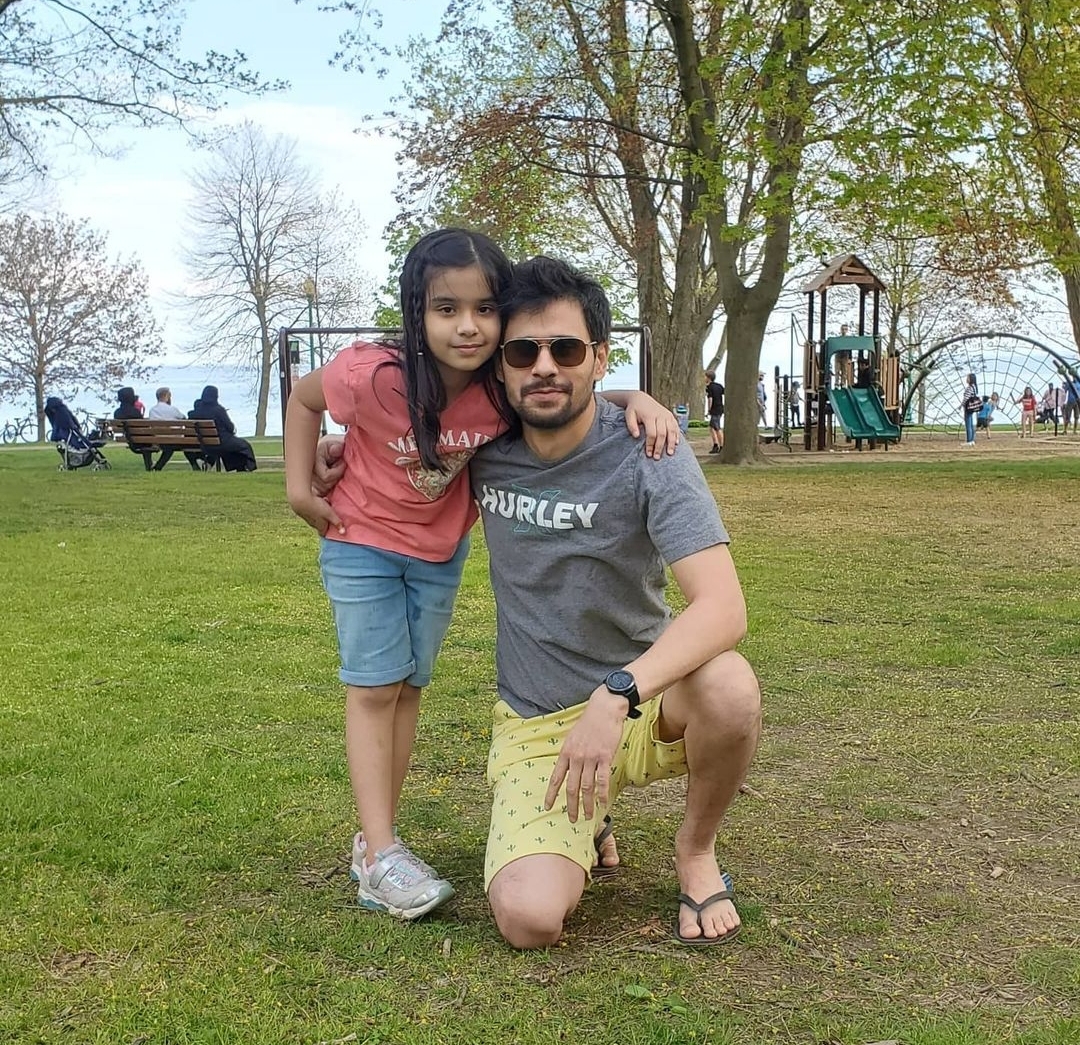 Tabish Hashmi's Beautiful New Family Clicks | Reviewit.pk
