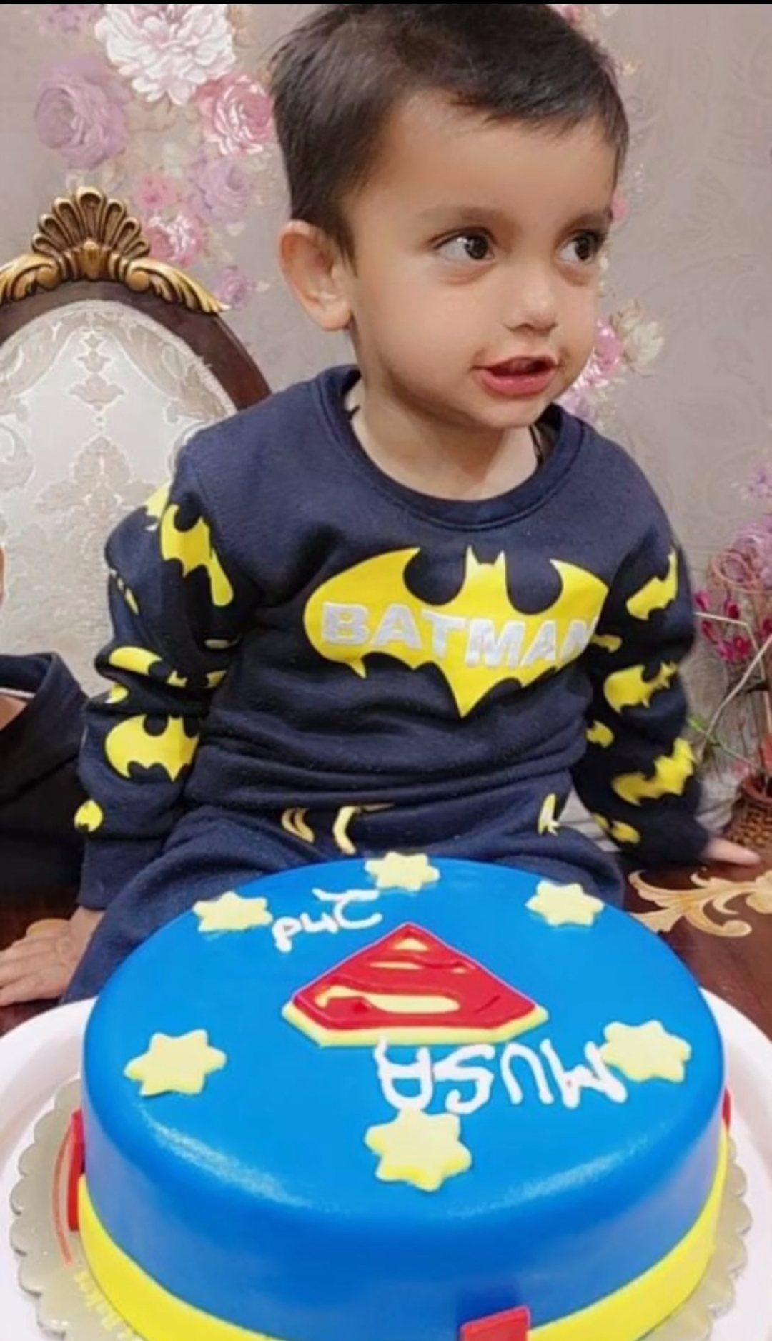 Cricketer Umar Akmal's Adorable Family Clicks | Reviewit.pk