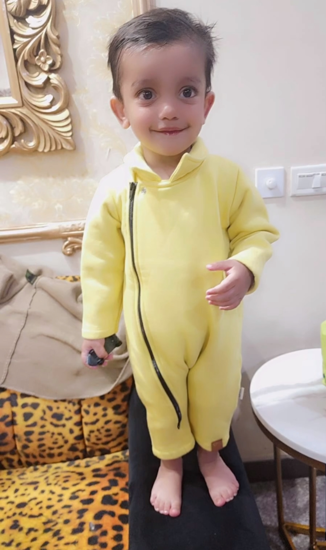 Cricketer Umar Akmal's Adorable Family Clicks | Reviewit.pk