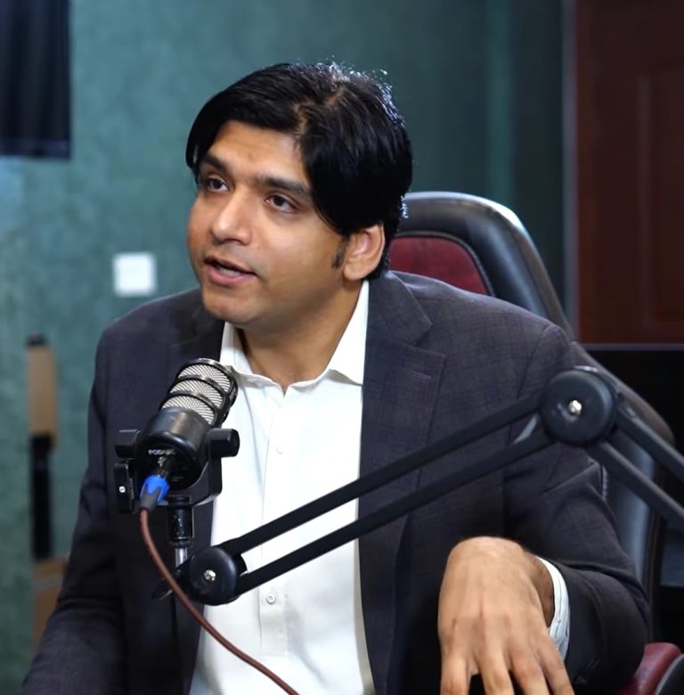 Dr Affan Qaiser Calls Out Family Vloggers | Reviewit.pk
