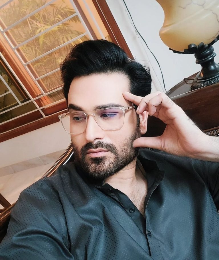 Actor Afraz Rasool's Sister Passed Away | Reviewit.pk