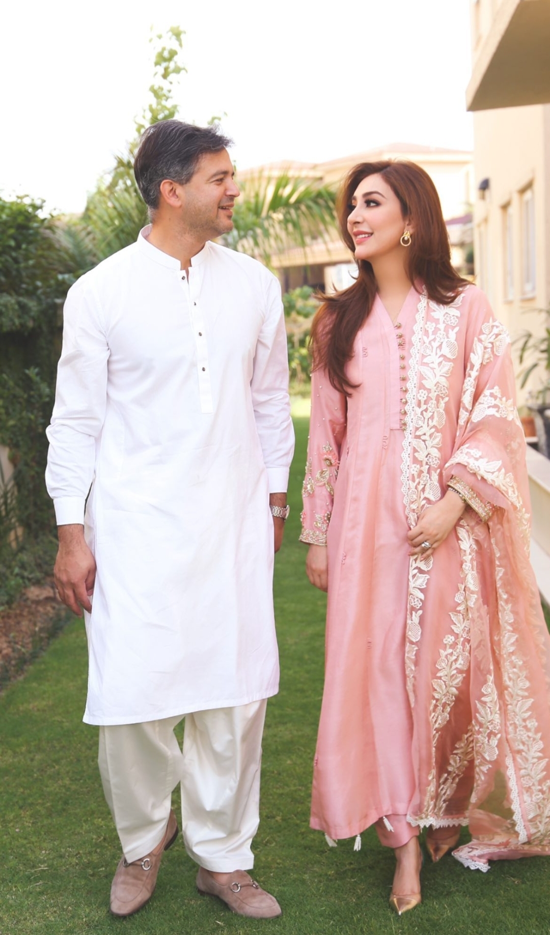 Aisha Khan's Family Picnic in Jhelum | Reviewit.pk