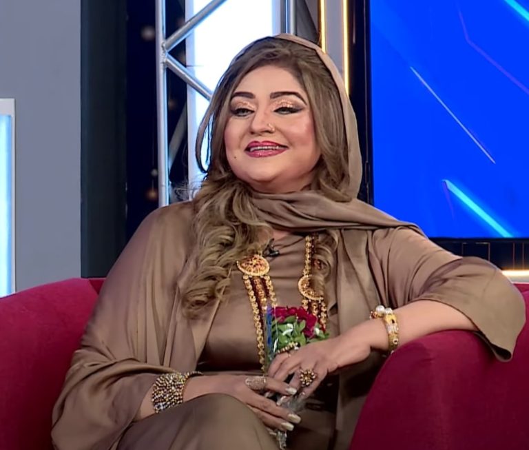 Legendary Actress Anjuman Shares Bond With Sultan Rahi | Reviewit.pk