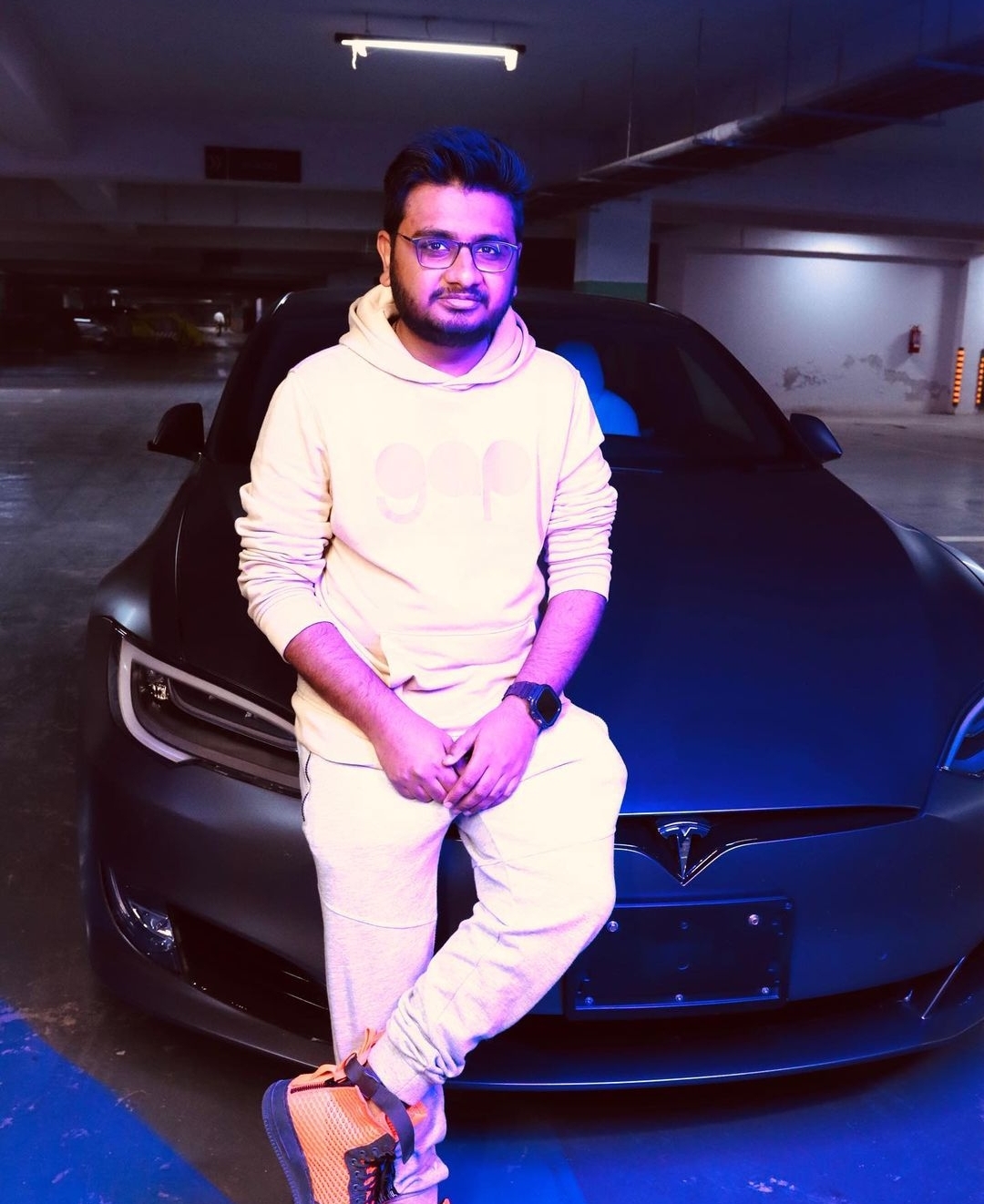 Famous Tech Vlogger Video Wali Sarkar Engagement Pictures | Reviewit.pk Famous Tech Vlogger Video Wali Sarkar Engagement Pictures | Reviewit.pk