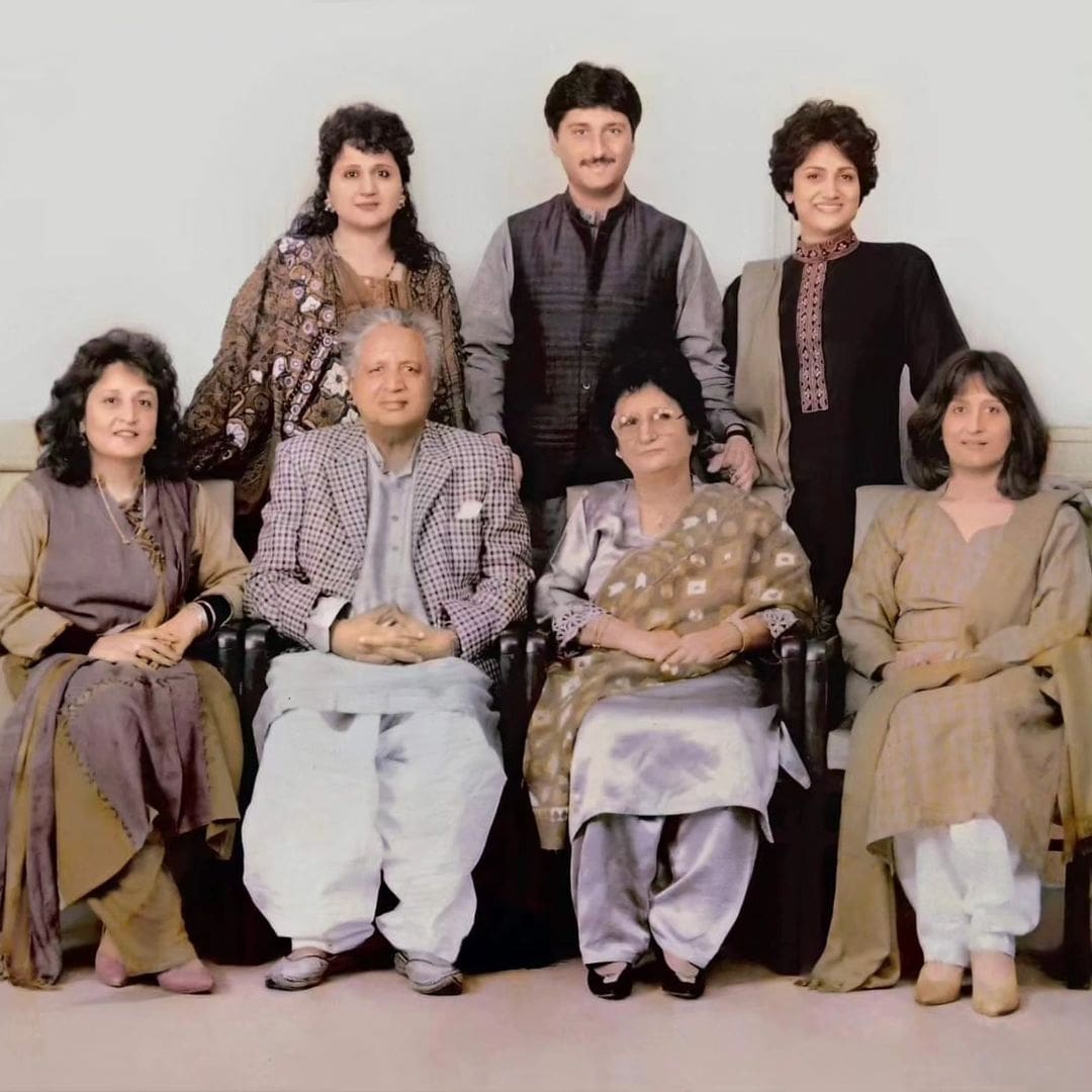 How Losing Family Changed Bushra Ansari's Mindset | Reviewit.pk
