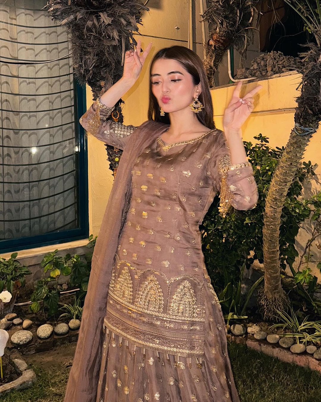 Merub Ali's Brother's Dholki HD Pictures | Reviewit.pk