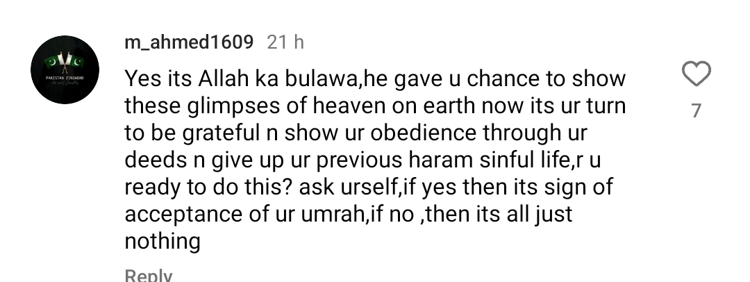 Aima Baig Taunts Netizens After Performing Umrah With Tattoos | Reviewit.pk