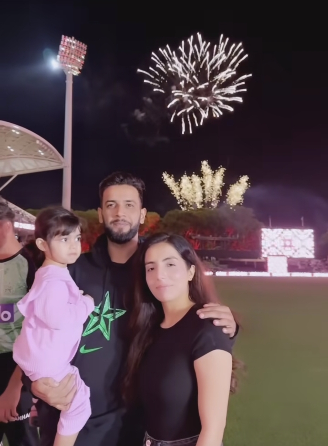 Imad Wasim’s New Beautiful Family Clicks | Reviewit.pk