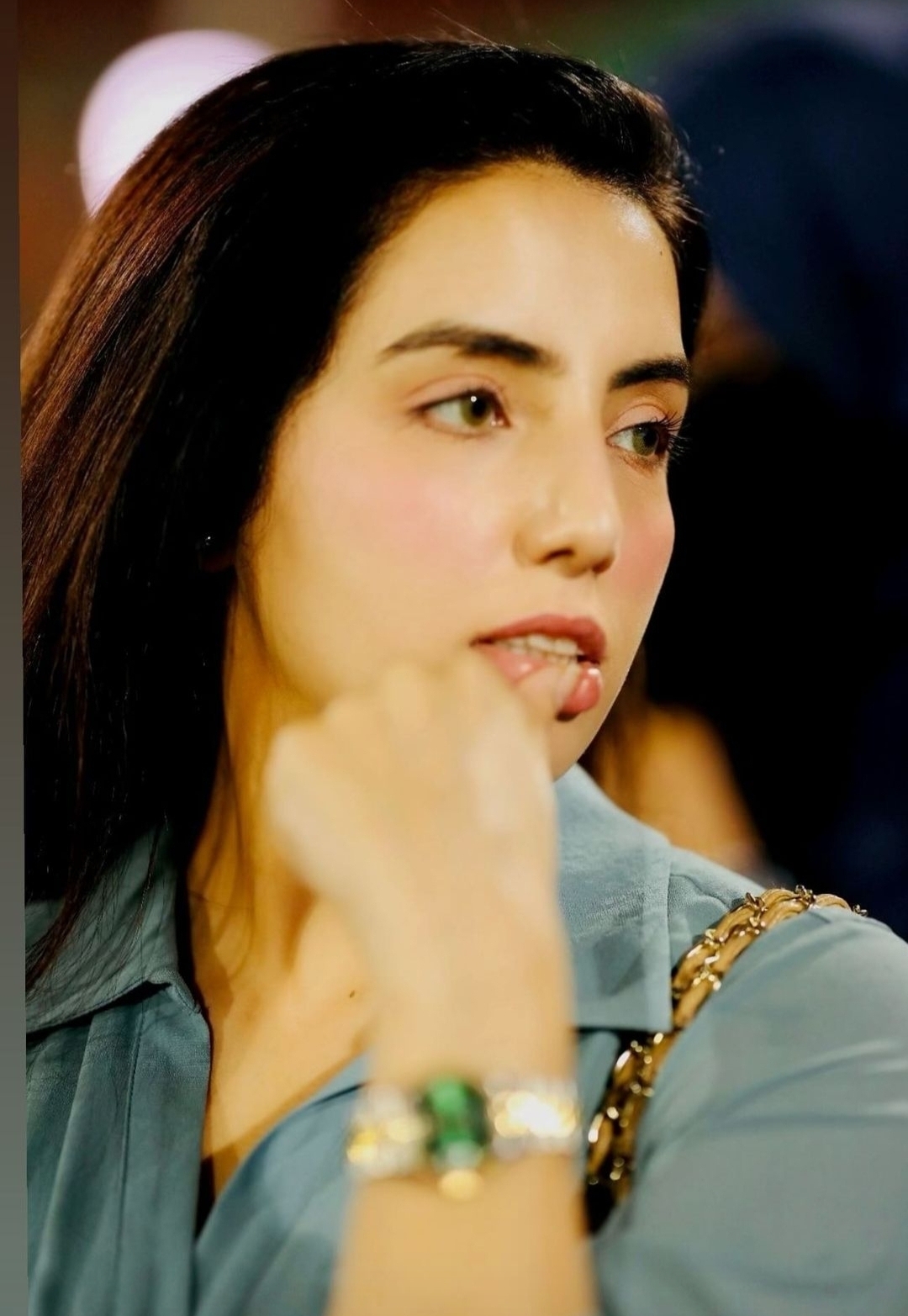 Imad Wasim New Family Pictures & Heartwarming Video With Daughter ...