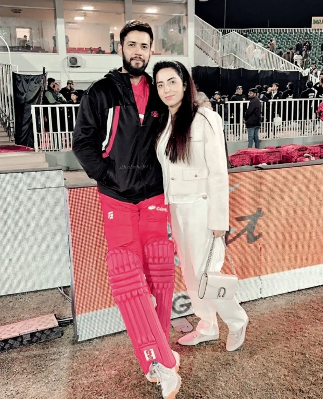 Imad Wasim’s New Beautiful Family Clicks | Reviewit.pk