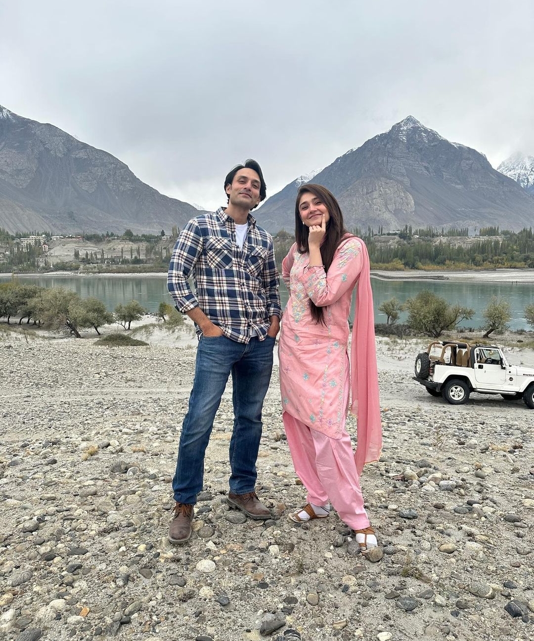 Khaie Cast Shares BTS Pictures Ahead of Last Episode | Reviewit.pk