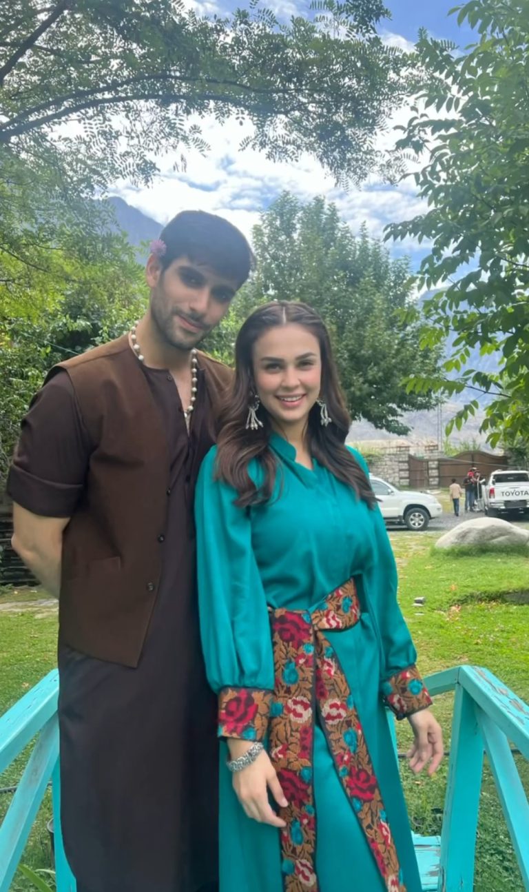 Khaie Cast Shares BTS Pictures Ahead of Last Episode | Reviewit.pk