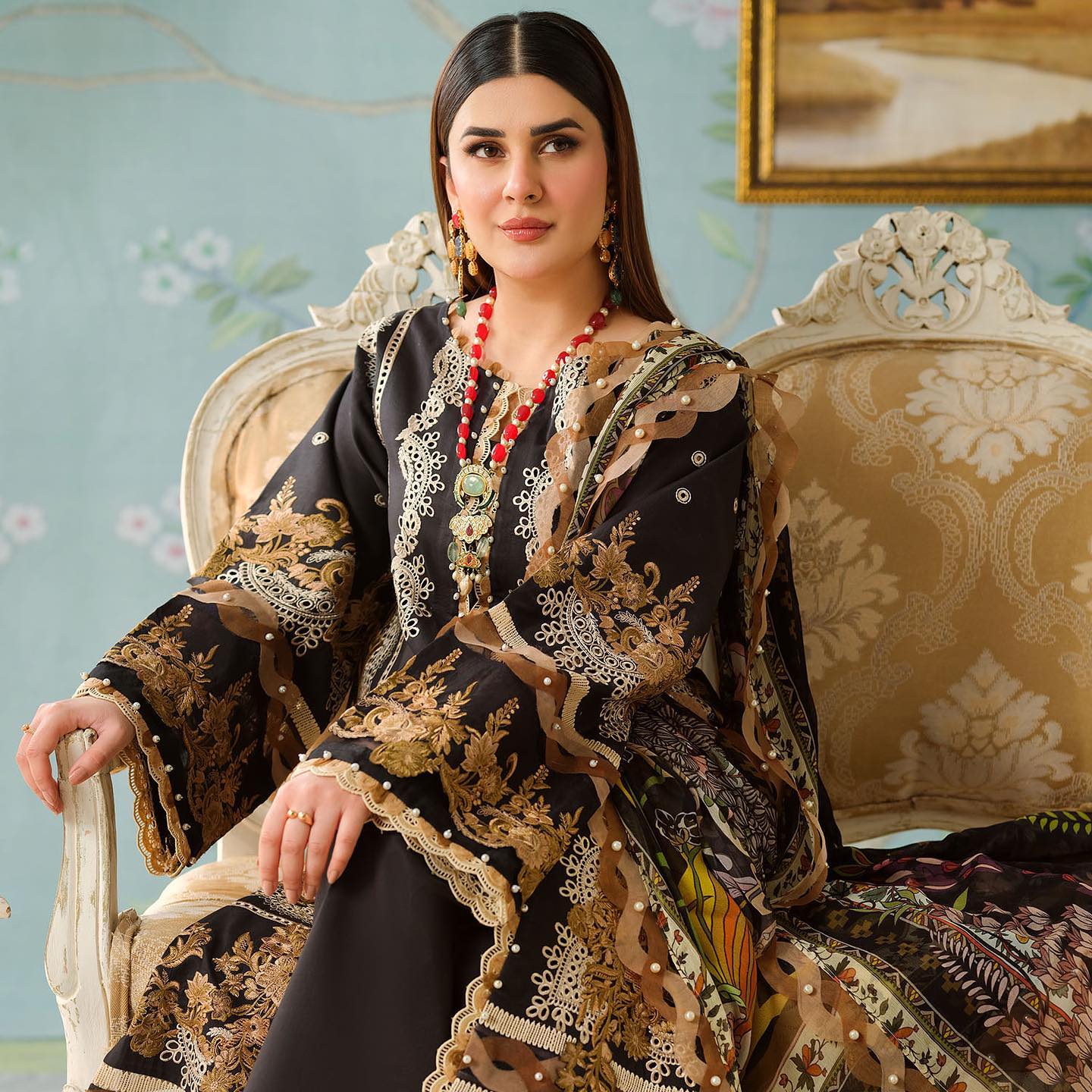 Kubra Khan On Actors Getting Judged For Being Non-Religious | Reviewit.pk