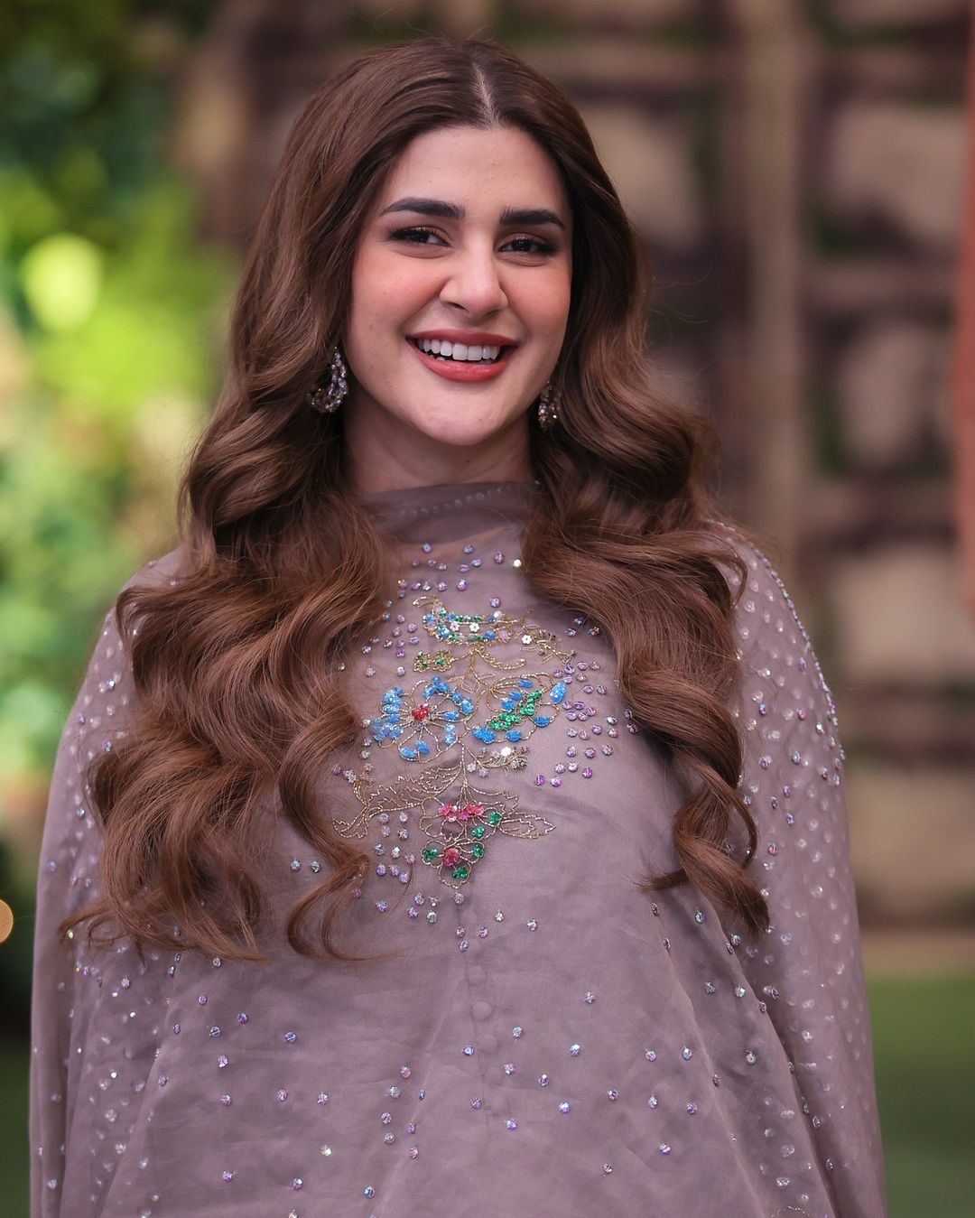 People Love Kubra Khan's Simplicity In Jeeto Pakistan | Reviewit.pk