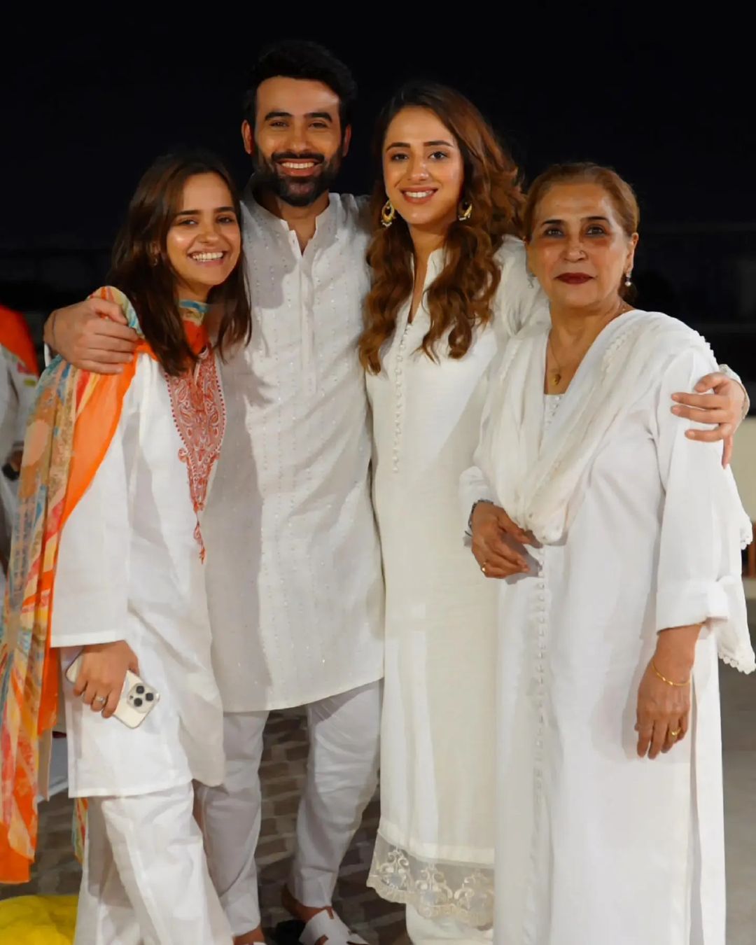 Grand Iftar Treat From Faizan Sheikh & Family | Reviewit.pk