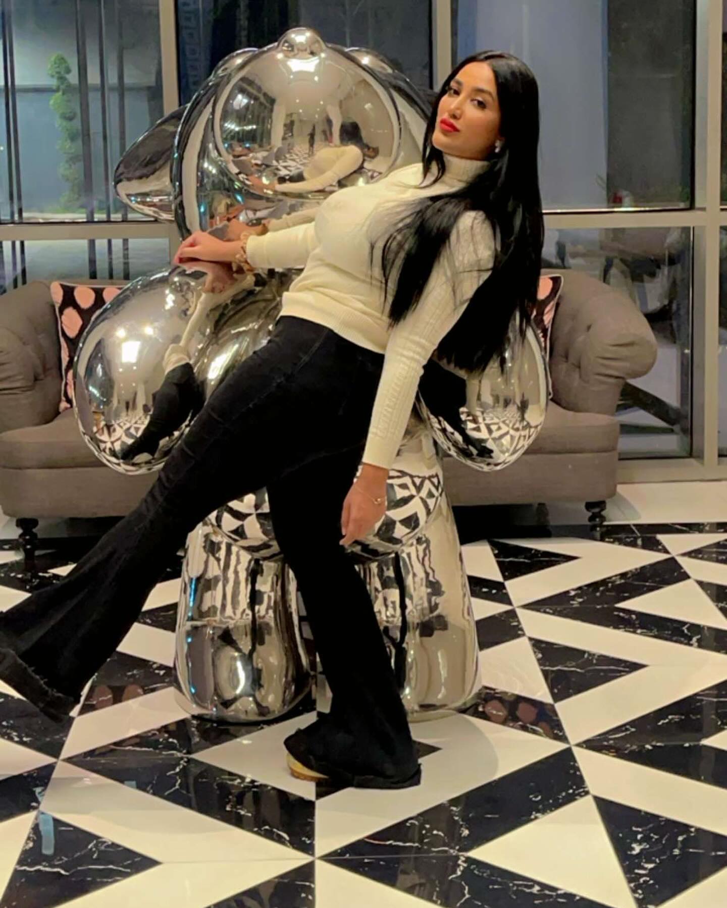 Mathira Shares Her Gym Fitness Journey | Reviewit.pk