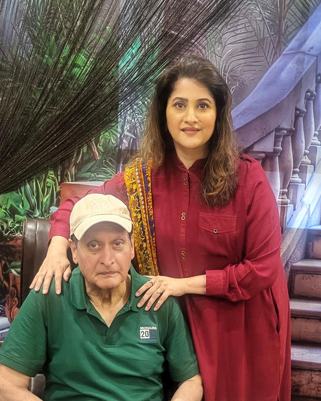 Nisho Reveals Why Sahiba's Father Left Them | Reviewit.pk