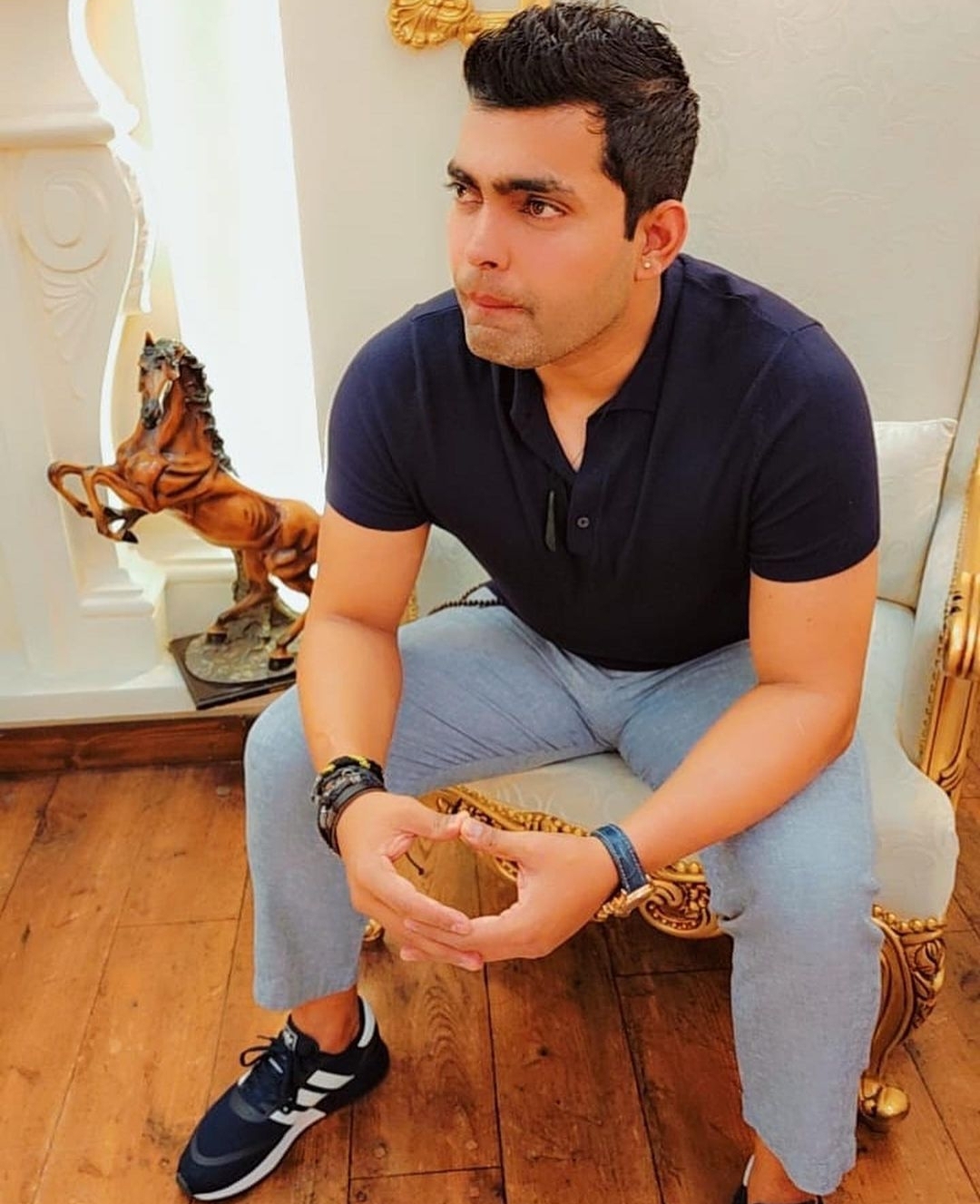 Cricketer Umar Akmal's Adorable Family Clicks | Reviewit.pk