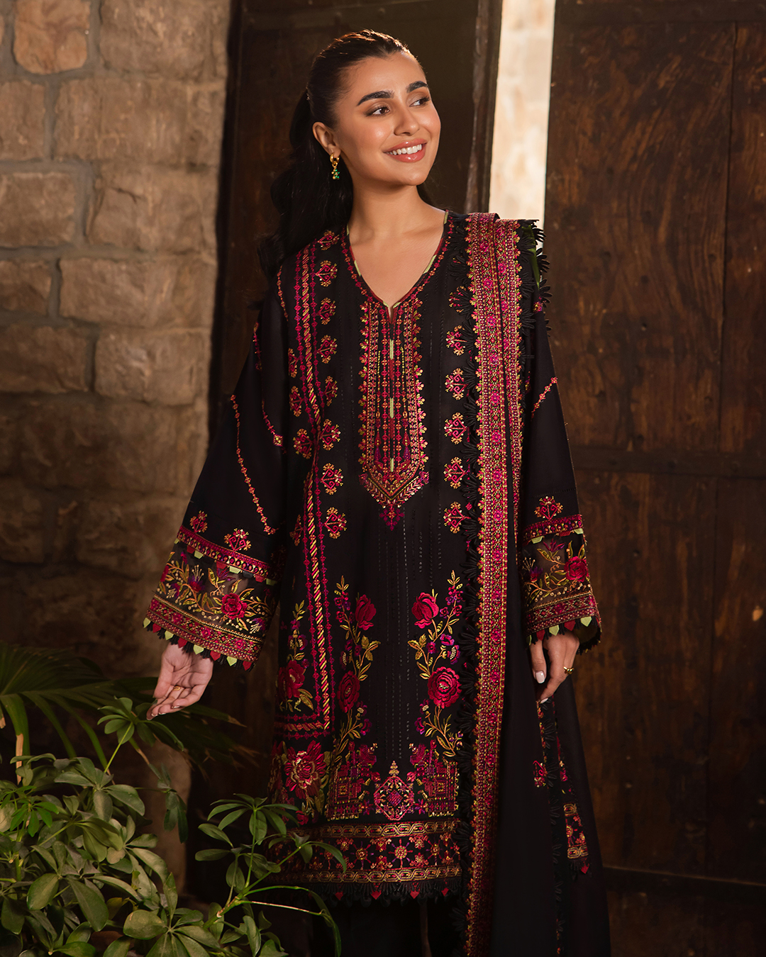 Zaha By Khadija Shah Luxury Lawn Collection 2024 | Reviewit.pk