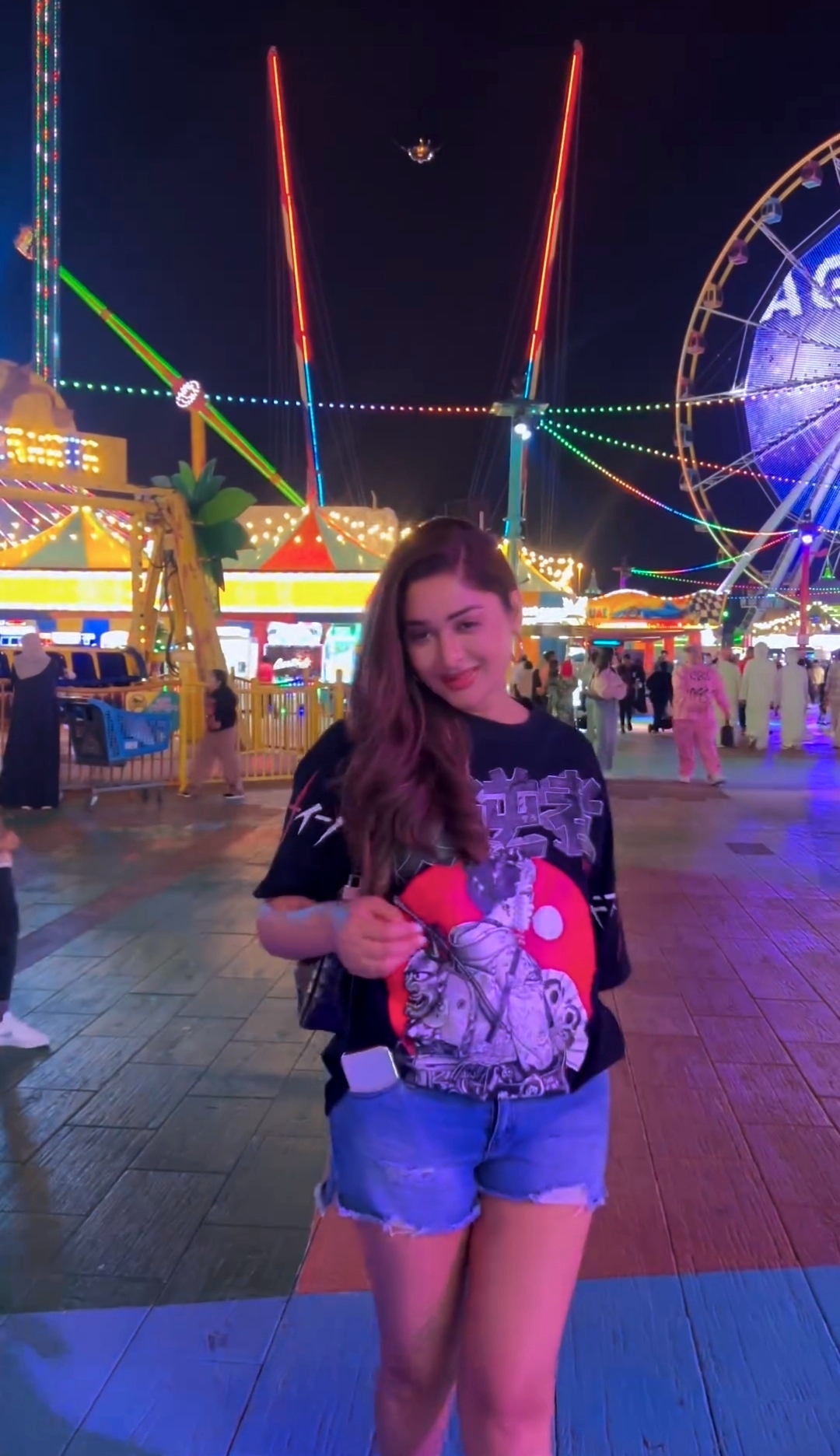 Adla Khan's Beautiful Pictures From Dubai | Reviewit.pk