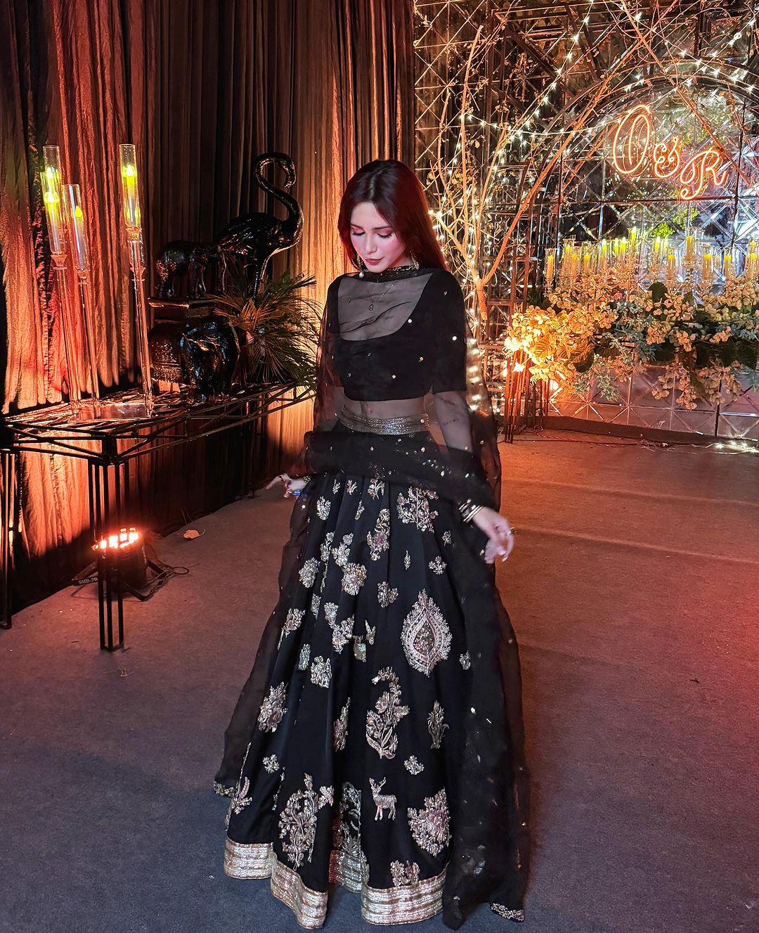 Aima Baig Shares Gorgeous Clicks From A Recent Event | Reviewit.pk