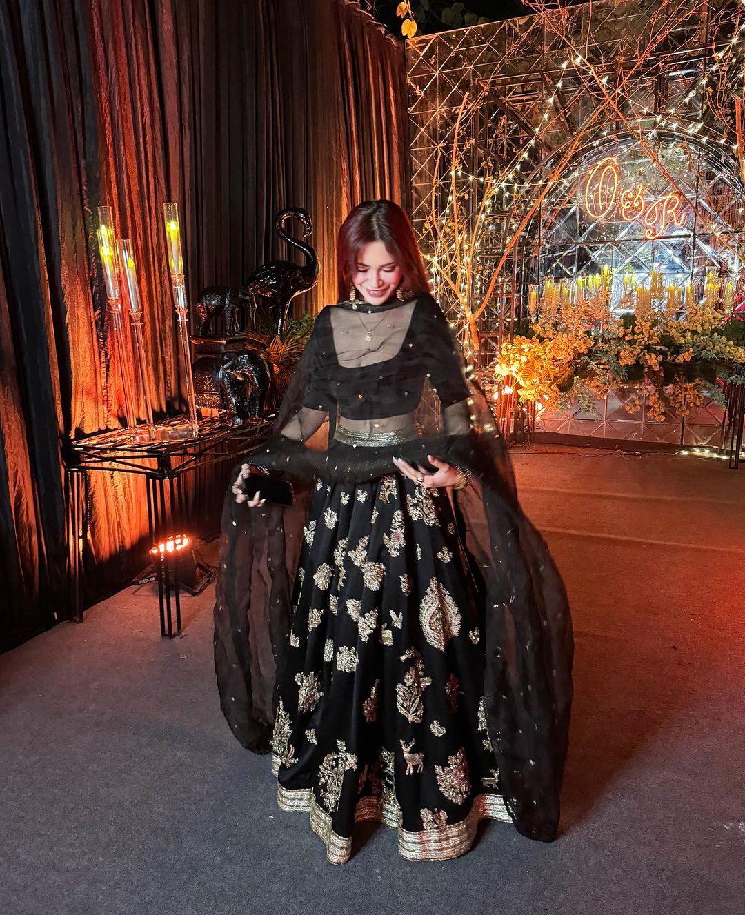 Aima Baig Shares Gorgeous Clicks From A Recent Event | Reviewit.pk