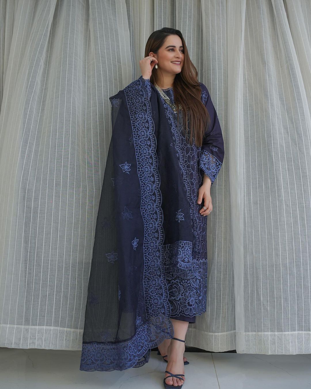 Aiman Khan's Beautiful Reels & Pictures | Reviewit.pk