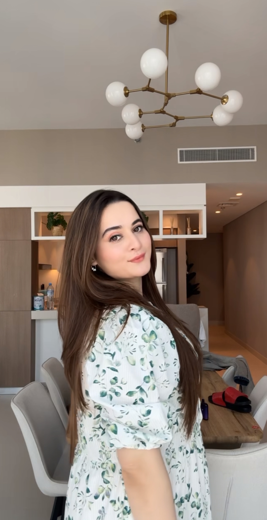 Aiman Khan's Beautiful Reels & Pictures | Reviewit.pk