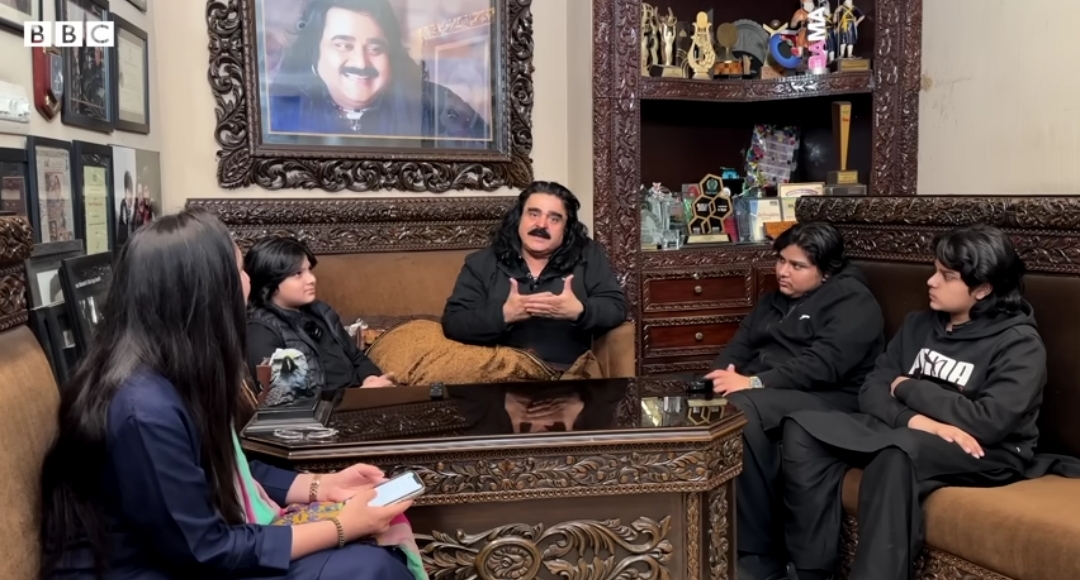 Arif Lohar's Popular Son About Sharing Stage With Father | Reviewit.pk