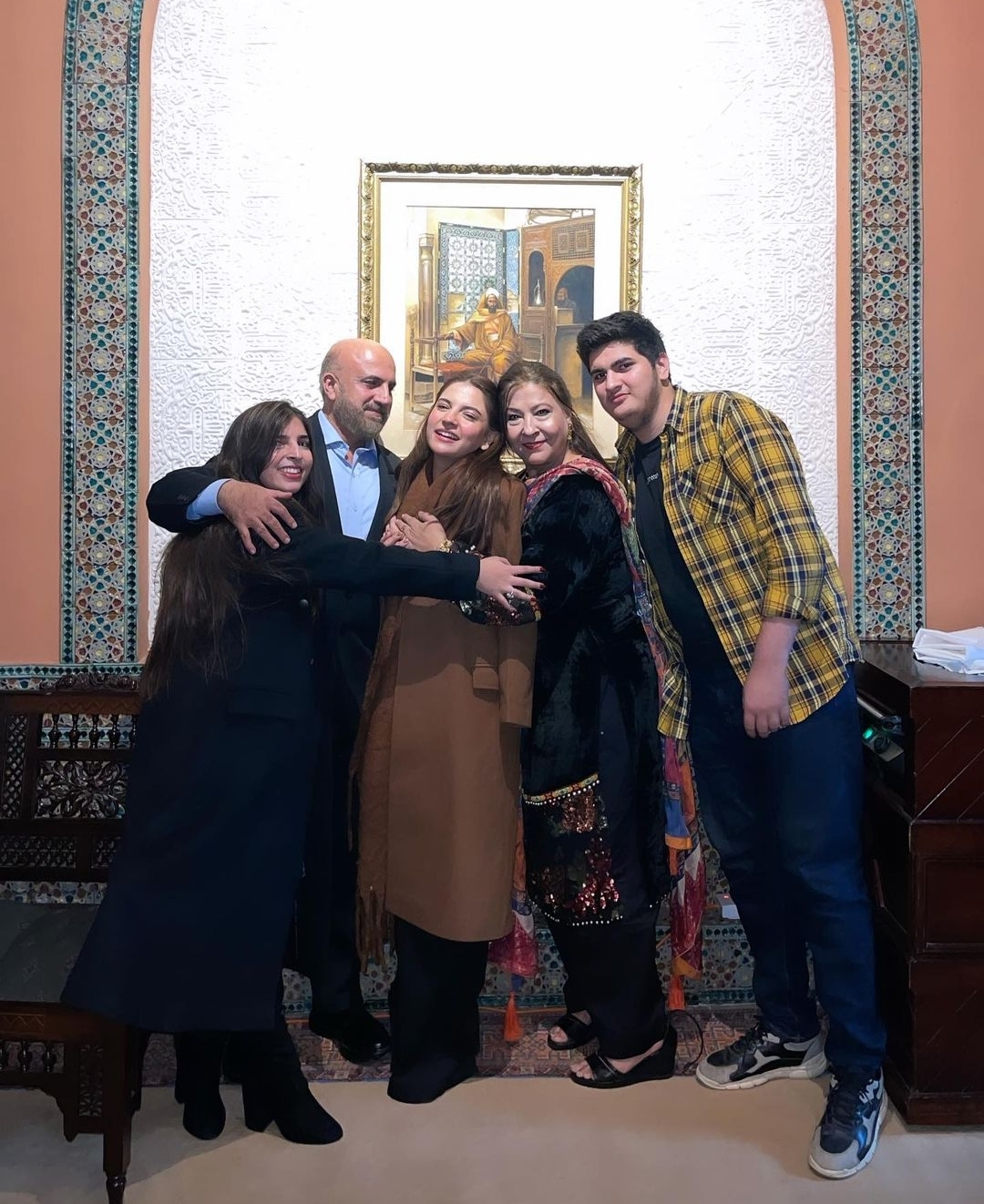 Dananeer Mobeen's Gorgeous New Family Pictures | Reviewit.pk