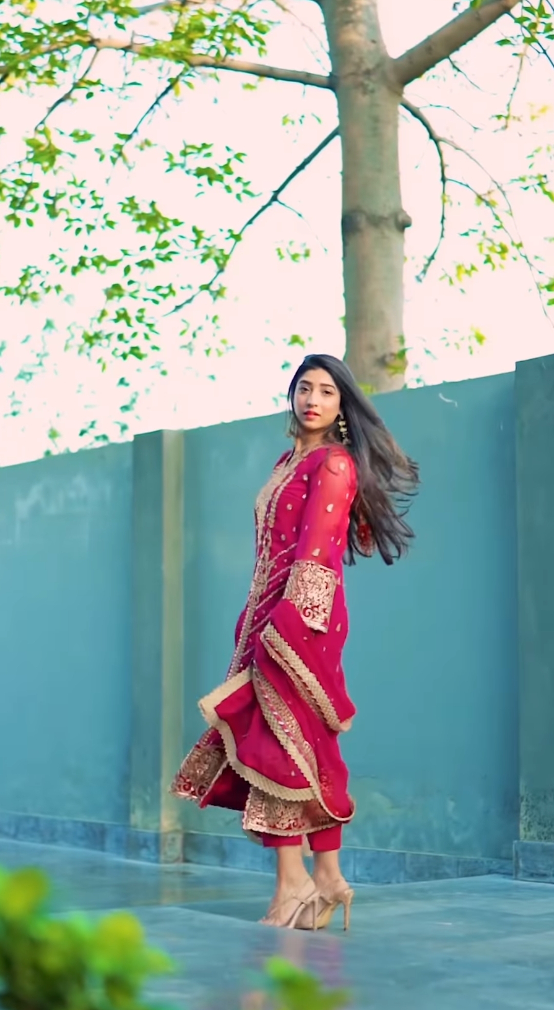 Mariyam Nafees Eid Clicks With Husband | Reviewit.pk