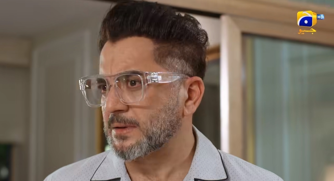 Mehroom Cast, Schedule And Timings | Reviewit.pk